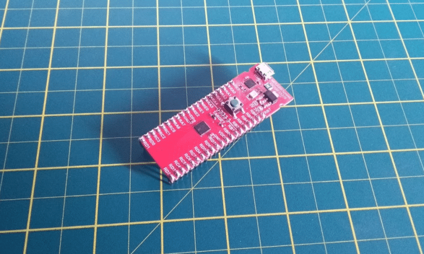 Primeiros passos com a MPLAB Xpress PIC16F15376 Evaluation Board