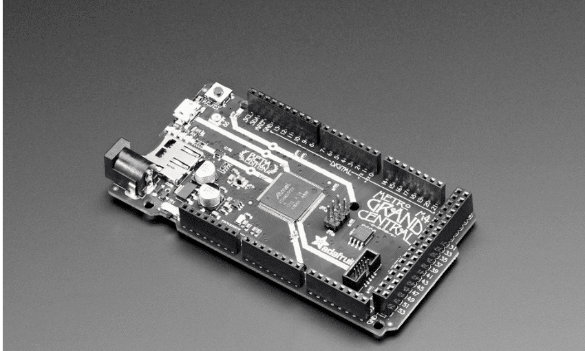 Adafruit Grand Central M4 Express: Uma super placa! - Embarcados